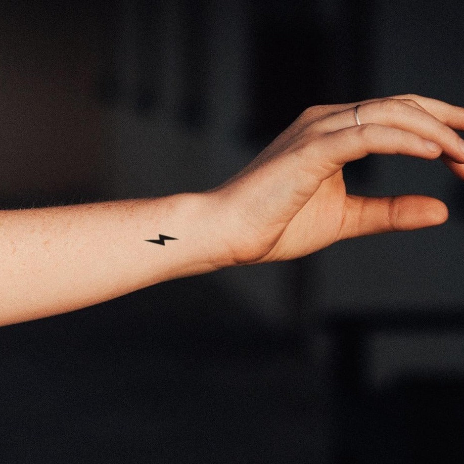 Rayo Pequeño Negro | Tatuaje temporal | Inkster